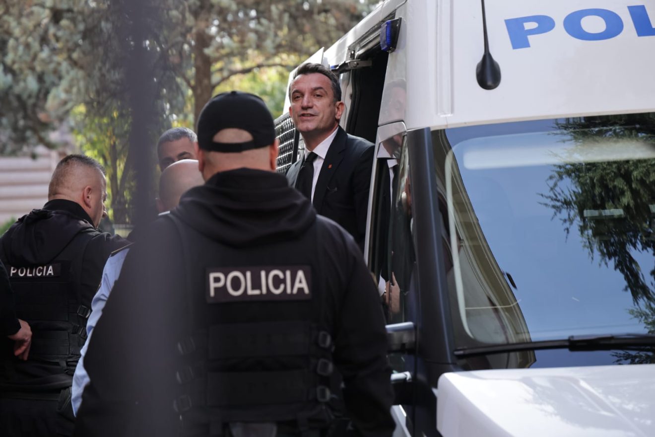 Gjykata rrëzon kërkesën e Veliajt për mënyrën e dorëzimit të akteve ...